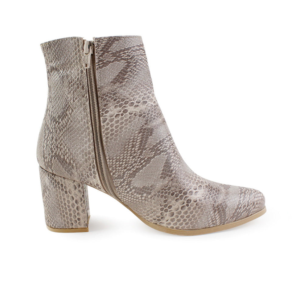 BOTAS BEIGE CORTAS BOTÍN MUJER CASUAL DAMA 1710608 – Gabriela's Zapatería